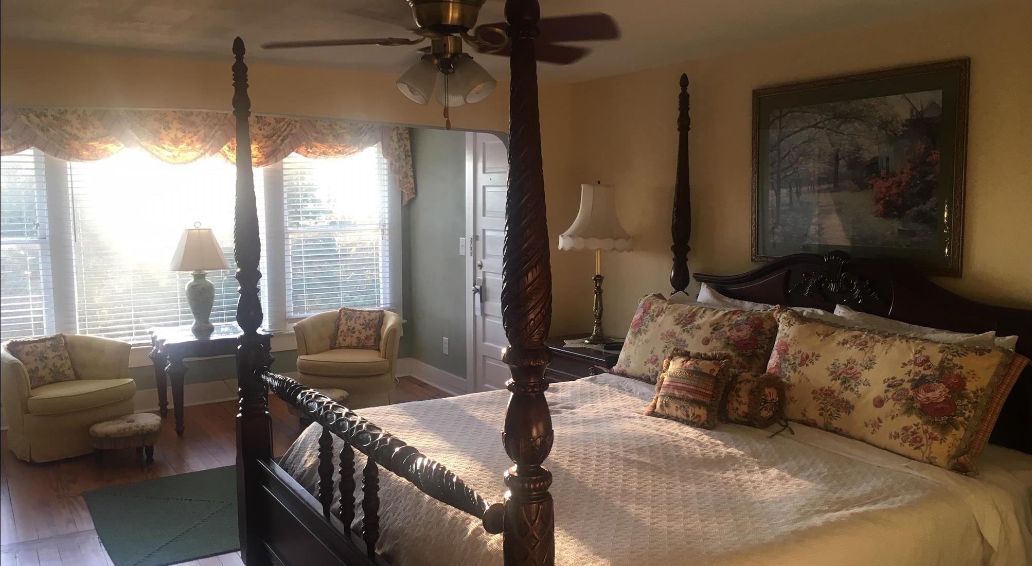 Echo Mountain Inn - Hendersonville, North Carolina